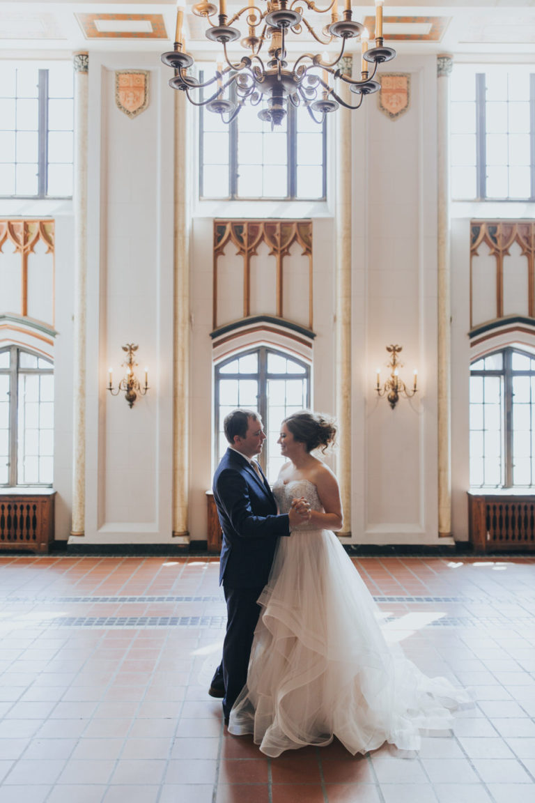 Detroit Masonic Temple Wedding | Amy + Justin - Rachel Kaye Photography